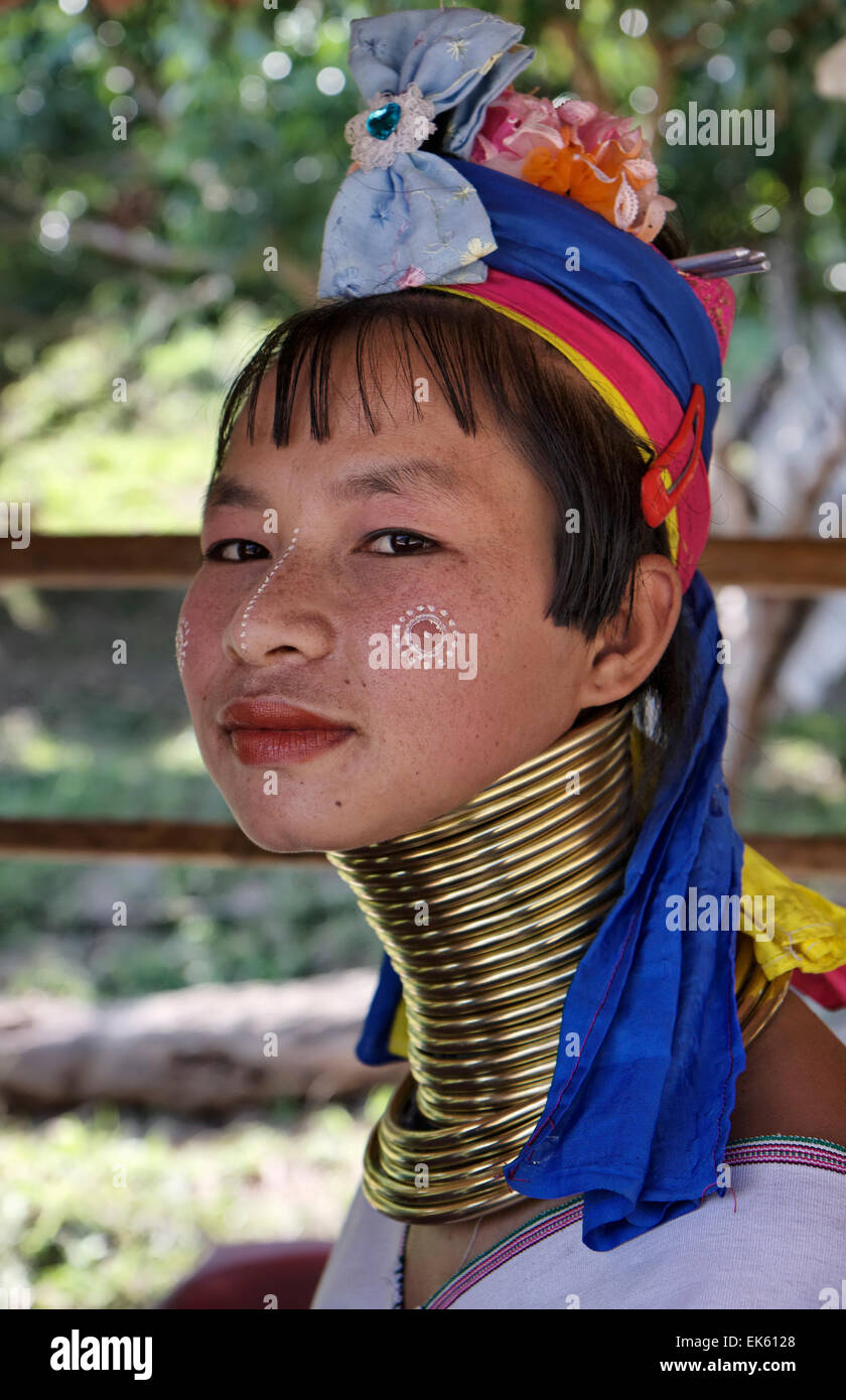 Thailand, Chang Mai, Karen Long Neck hill tribe village (Kayan Lahwi), Long Neck woman in ...