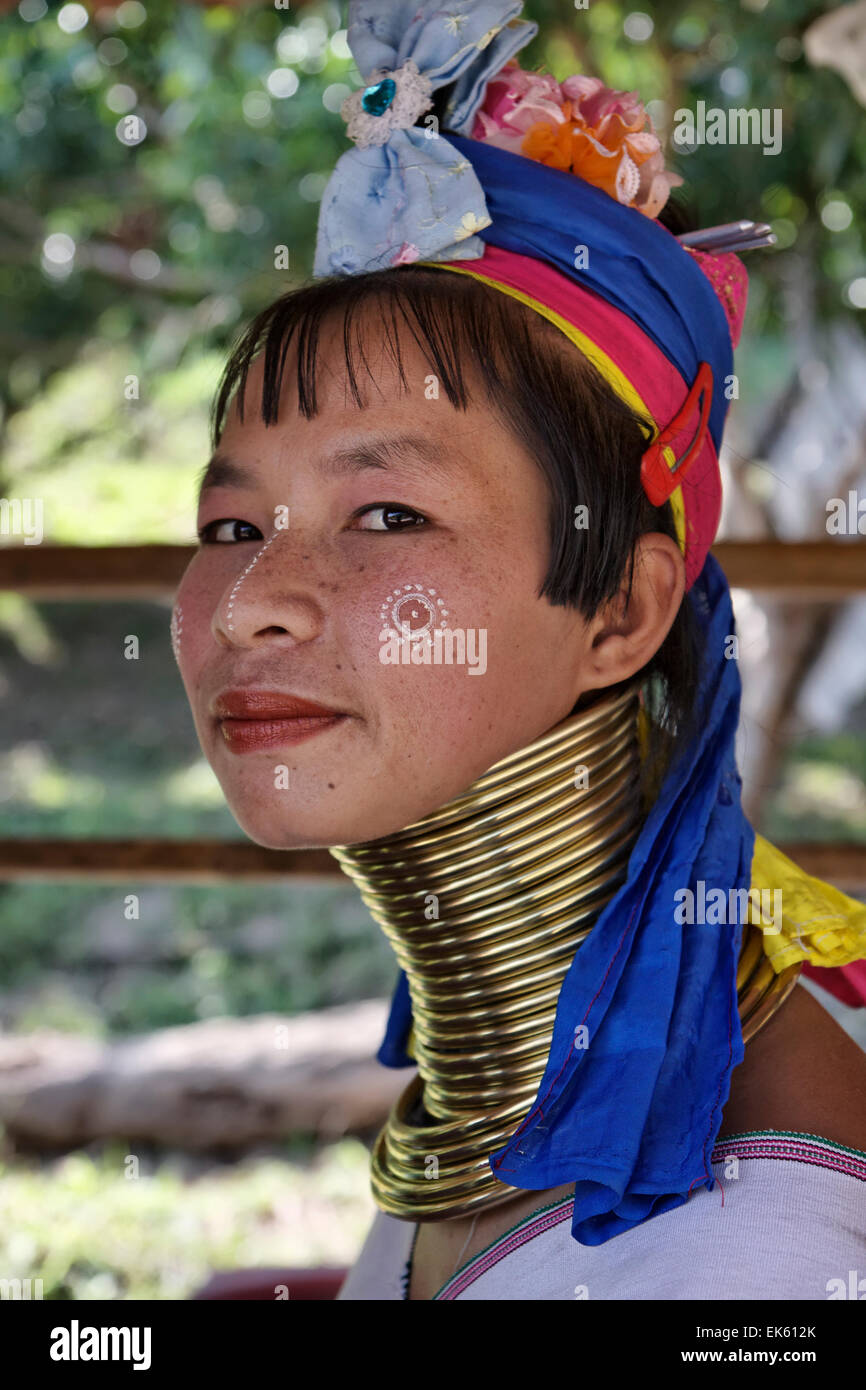 Thailand, Chang Mai, Karen Long Neck hill tribe village (Kayan Lahwi), Long Neck woman in ...