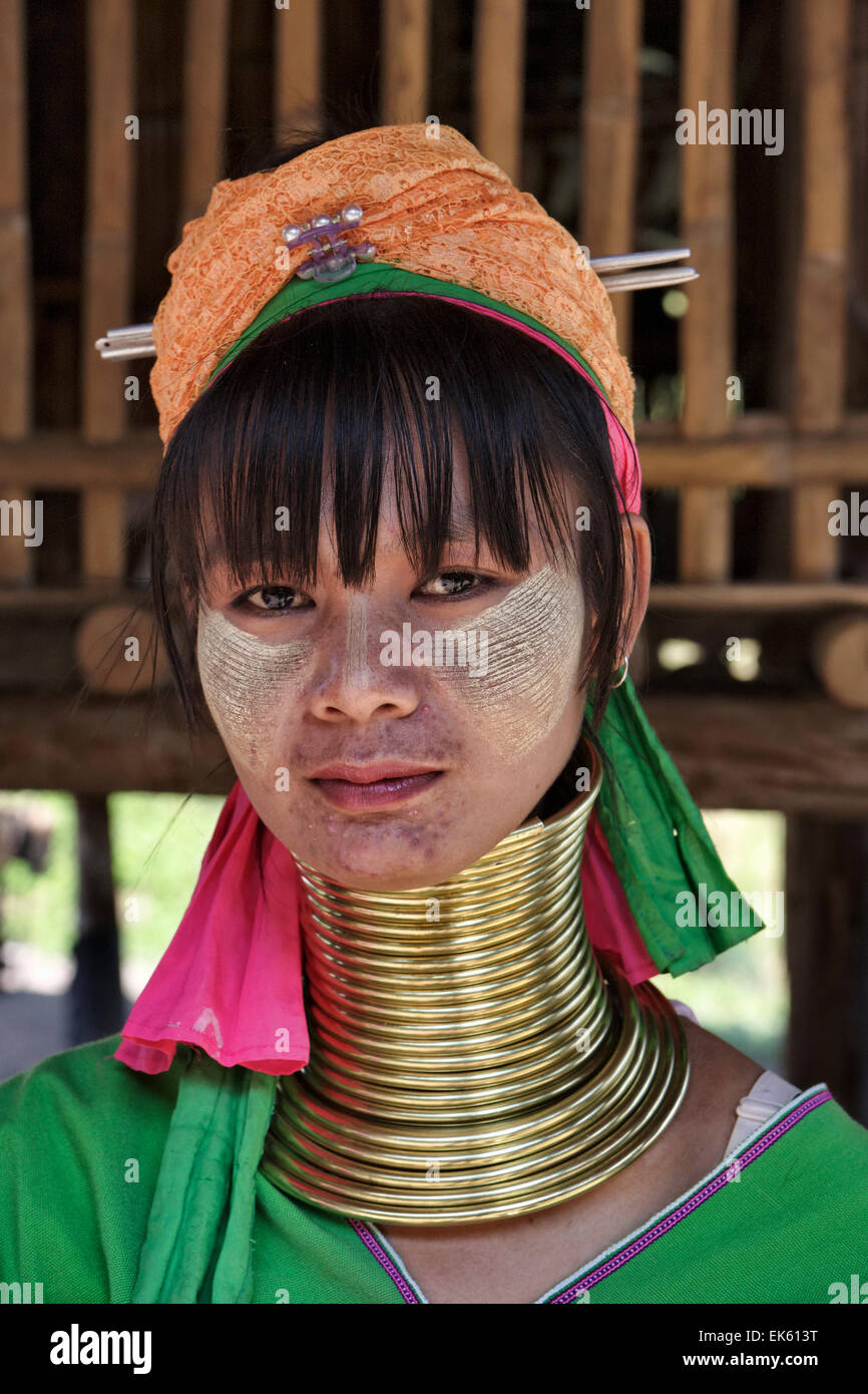 Thailand, Chang Mai, Karen Long Neck hill tribe village (Kayan Lahwi ...
