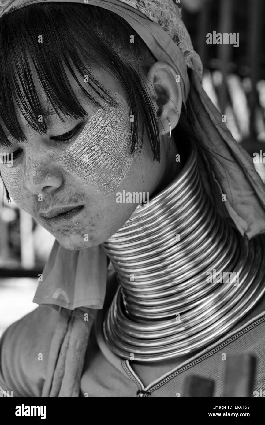 Thailand, Chang Mai, Karen Long Neck hill tribe village (Kayan Lahwi ...
