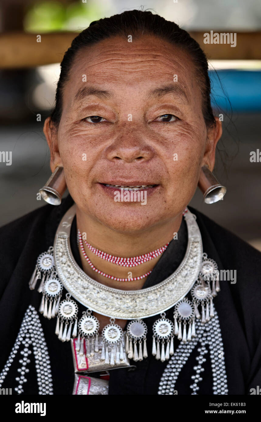 Thailand, Chiang Mai, Karen Long Neck hill tribe village (Kayan Lahwi ...