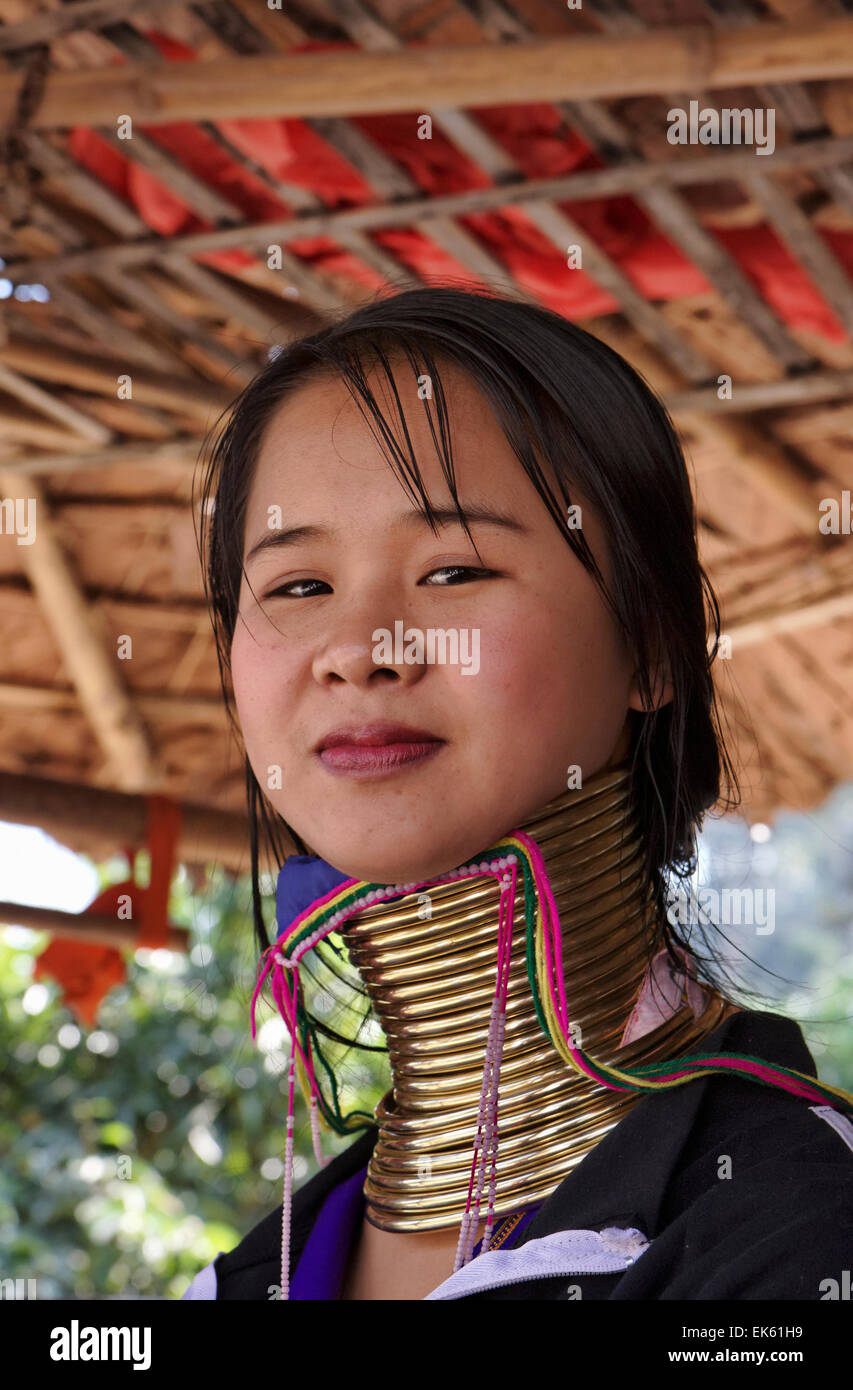 Thailand, Chang Mai, Karen Long Neck hill tribe village (Kayan Lahwi), Long Neck woman in ...