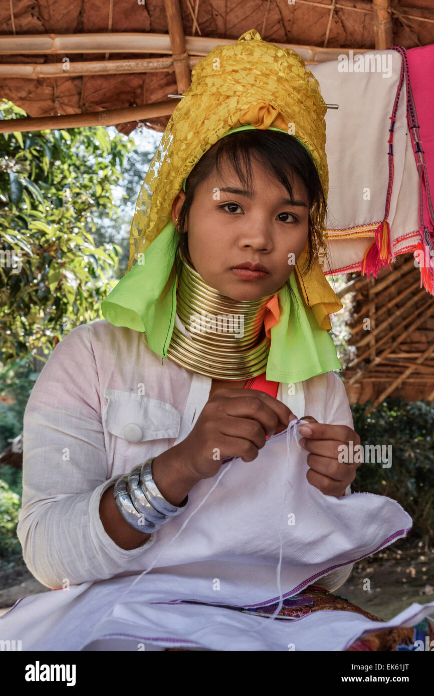 Thailand, Chang Mai, Karen Long Neck hill tribe village (Kayan Lahwi), Long Neck woman in ...