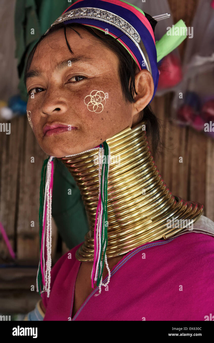 Thailand, Chiang Mai, Karen Long Neck hill tribe village (Kayan Lahwi ...