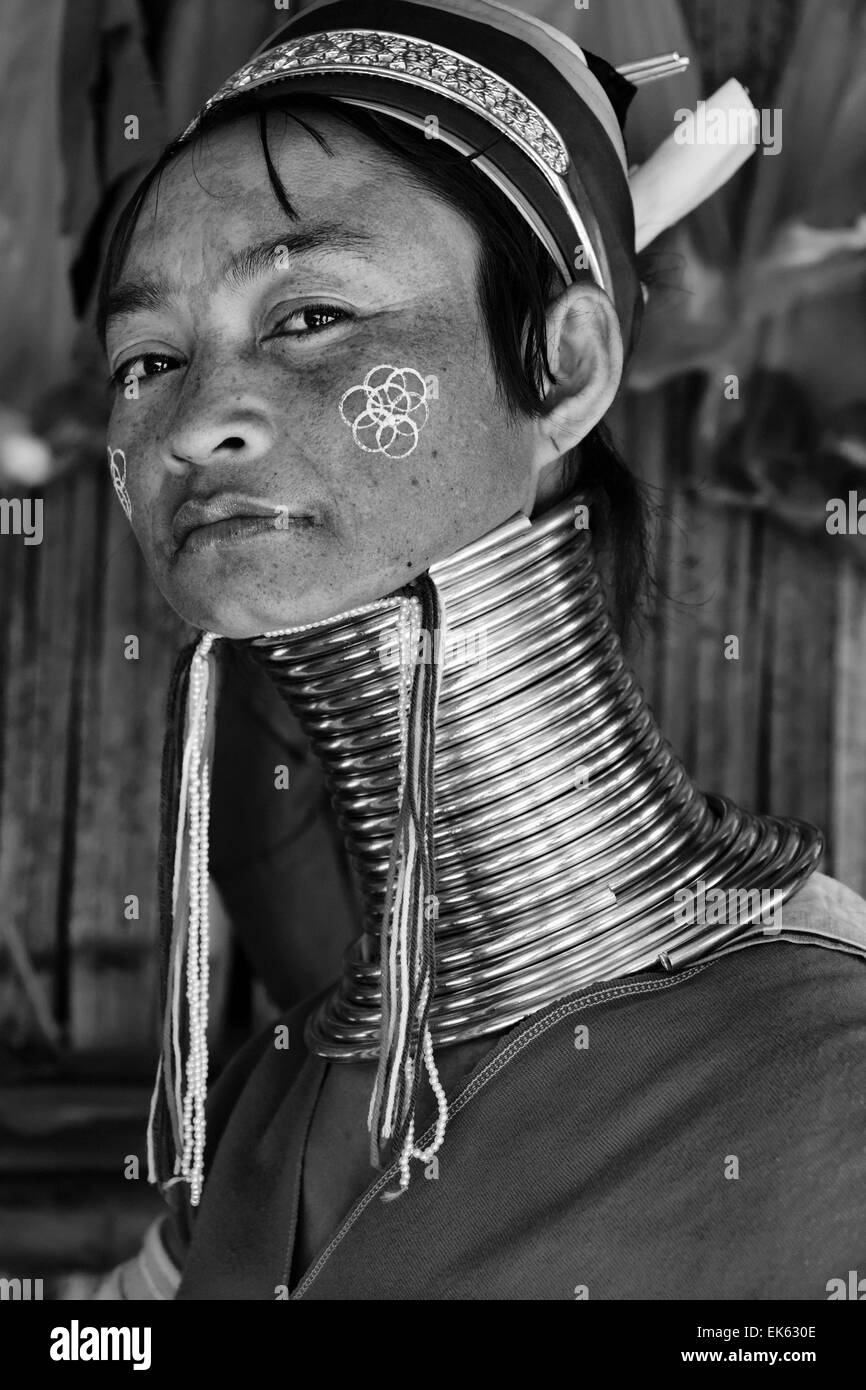 Thailand, Chiang Mai, Karen Long Neck hill tribe village (Kayan Lahwi ...