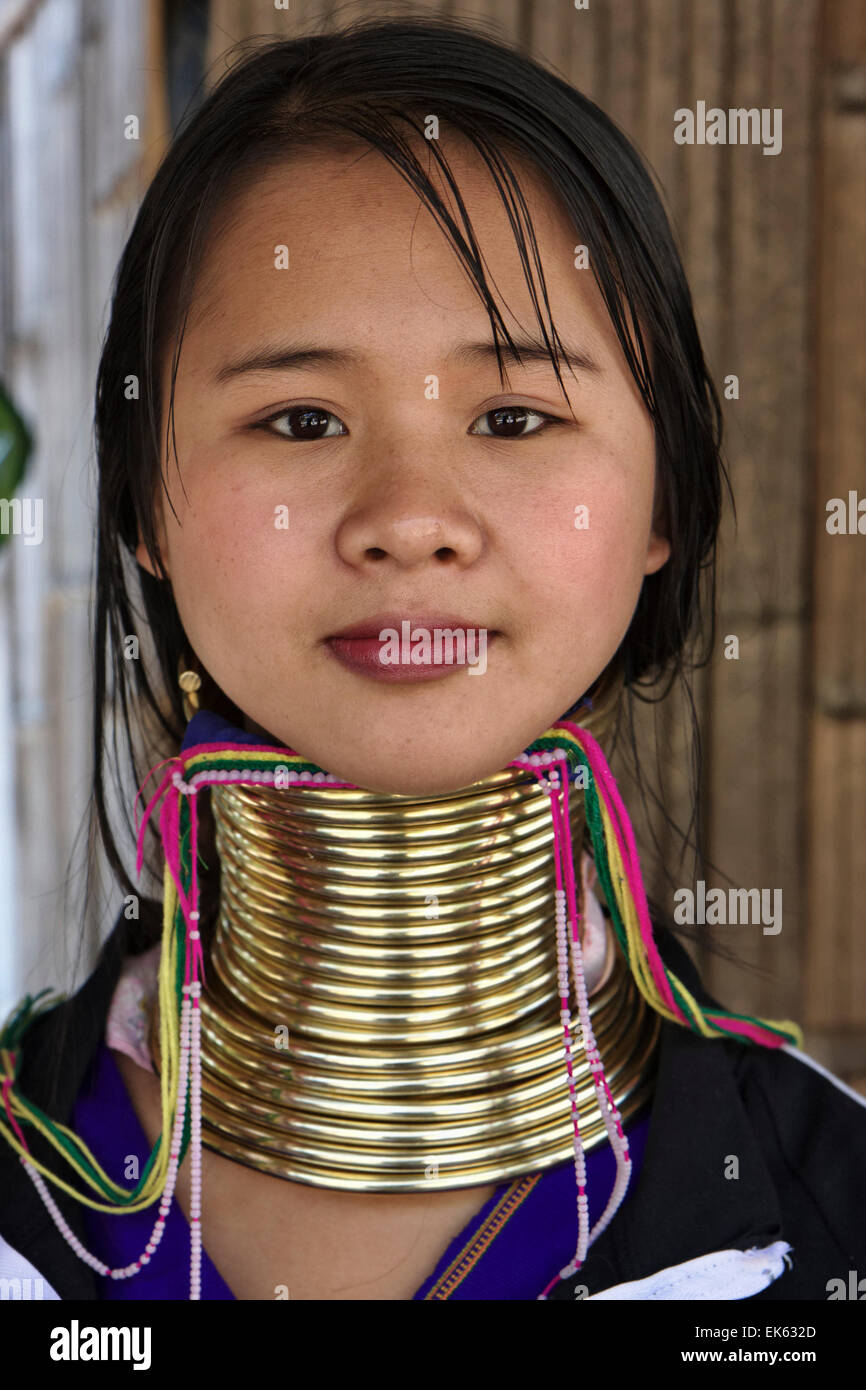 Thailand, Chiang Mai, Karen Long Neck hill tribe village (Kayan Lahwi ...