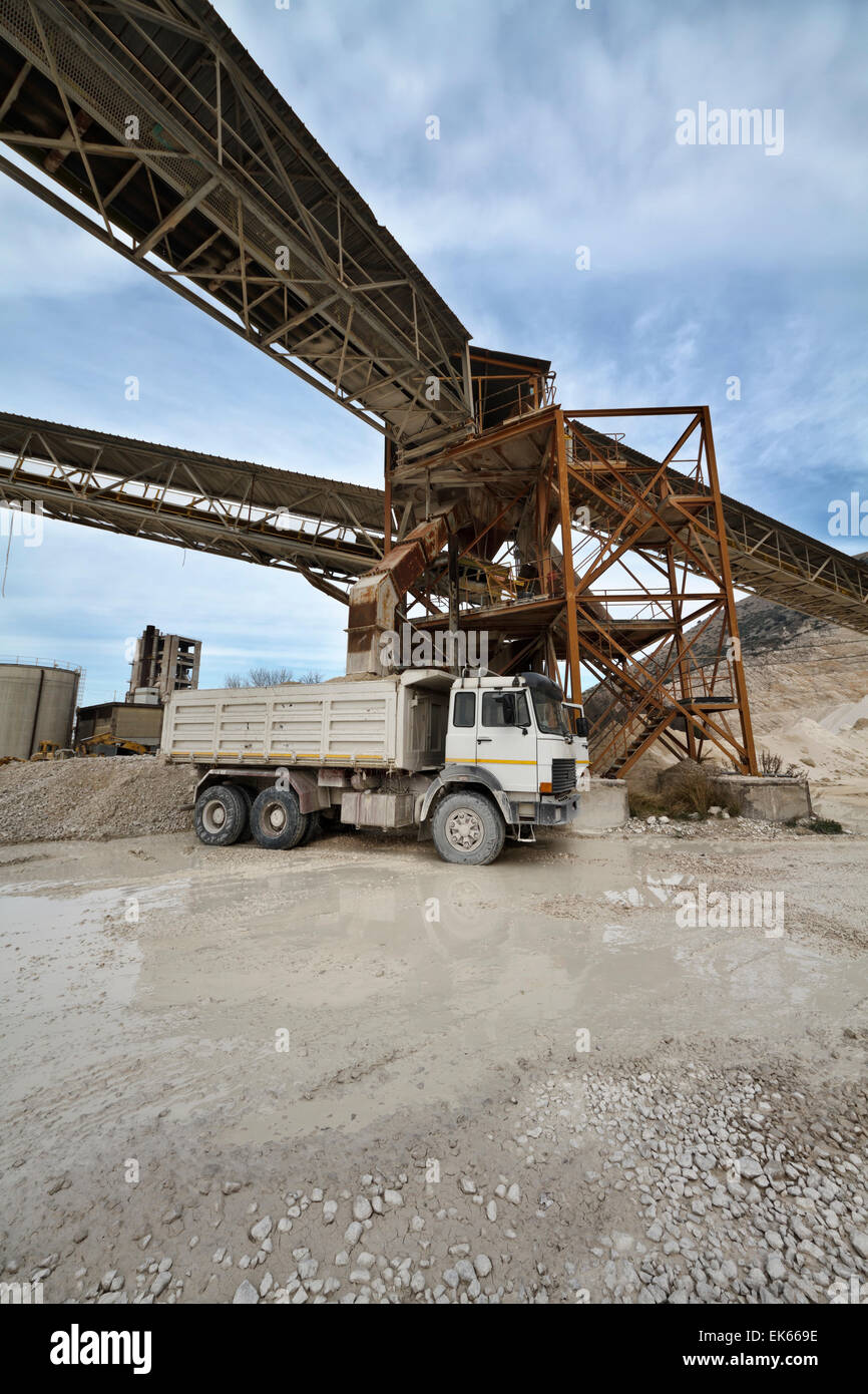 Sand loading tower hi-res stock photography and images - Alamy