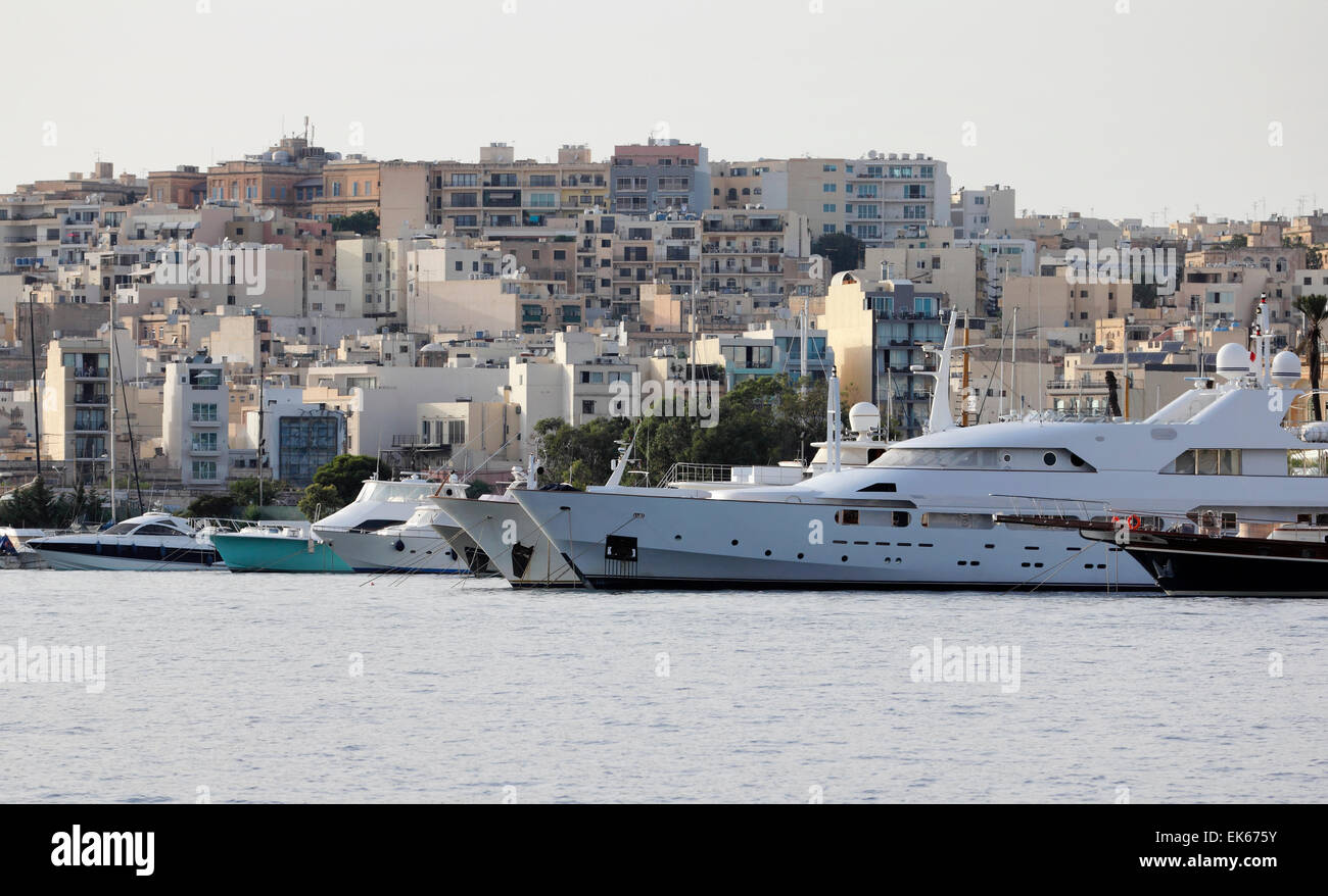 Malta Island, luxury yachts in La Valletta port Stock Photo - Alamy