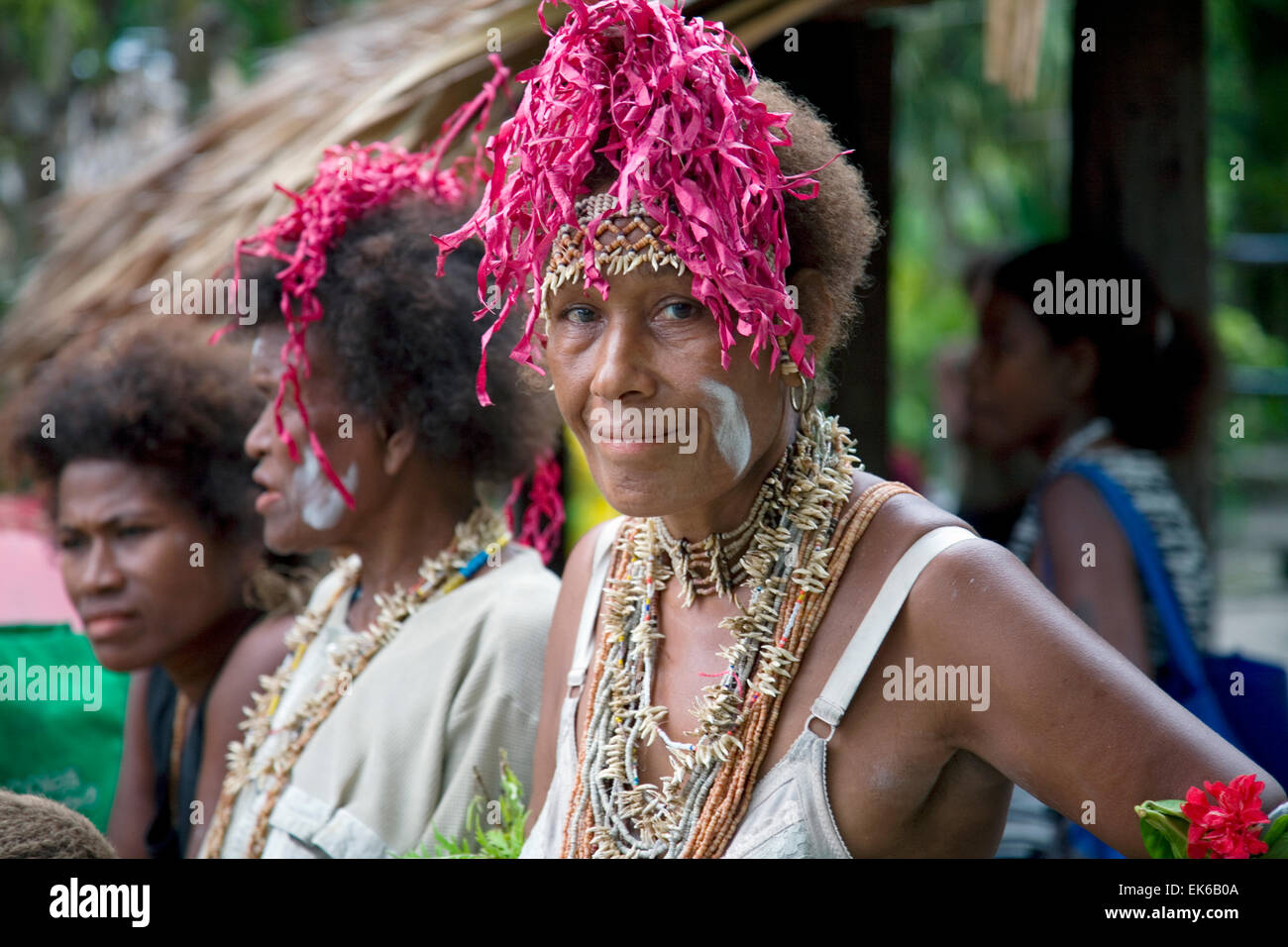 Polynesian dress hi-res stock photography and images - Alamy