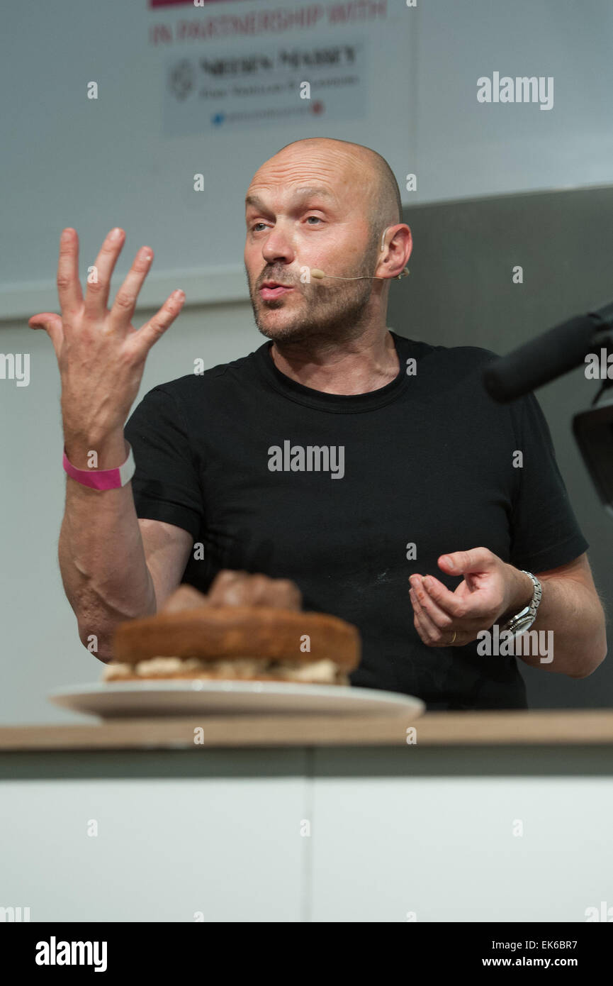 Celebrity chef simon rimmer hi-res stock photography and images - Alamy