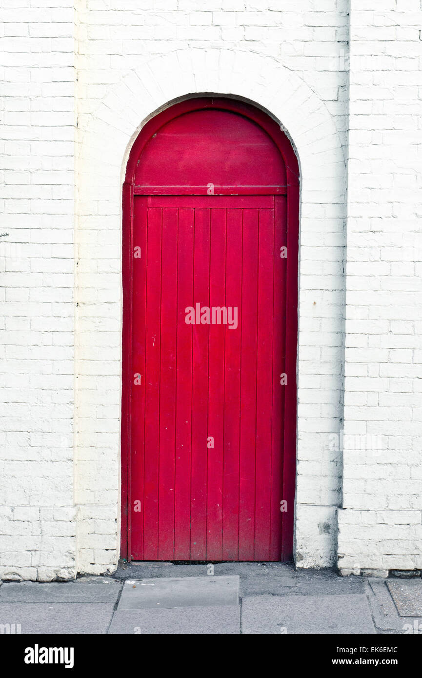 Arched brick door frame hi-res stock photography and images - Alamy