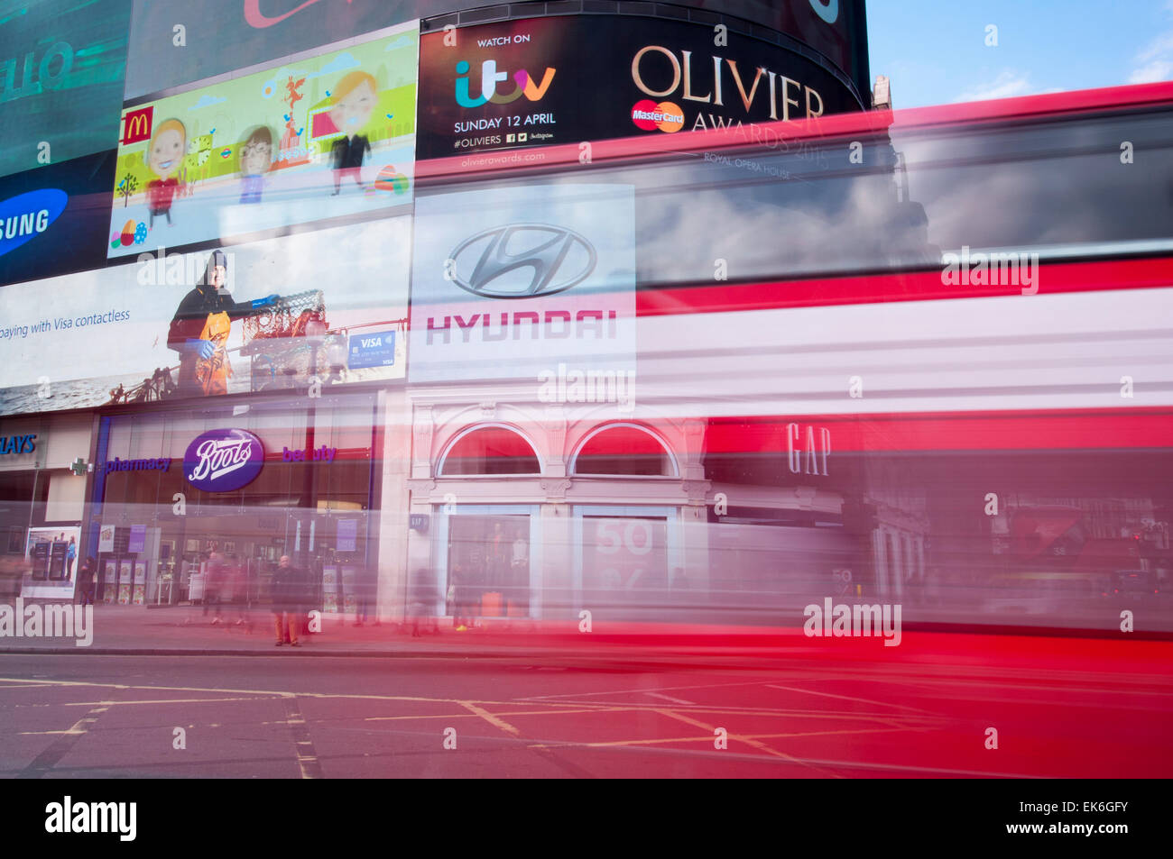 Piccadilly Circus with red London bus Stock Photo - Alamy