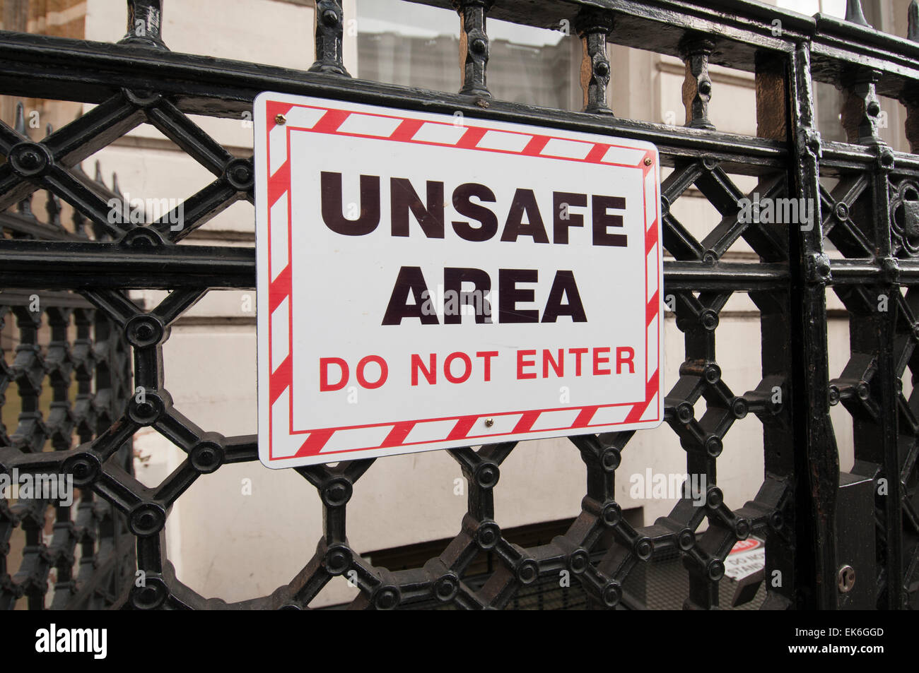 Unsafe Building Stock Photos & Unsafe Building Stock Images - Alamy