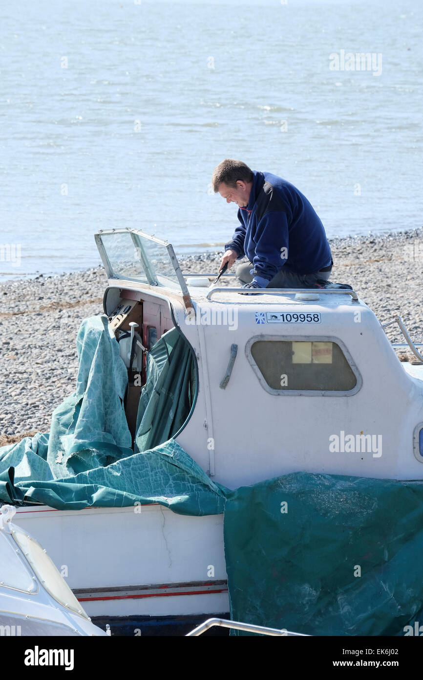 Working at sea hi-res stock photography and images - Alamy