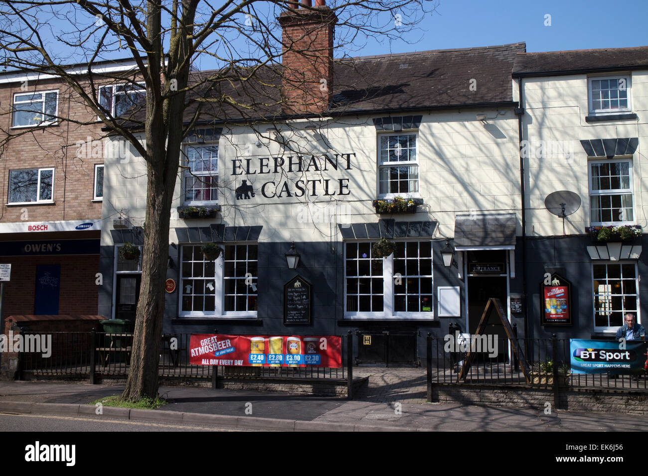 The Elephant and Castle pub, Emscote, Warwick, Warwickshire, England ...