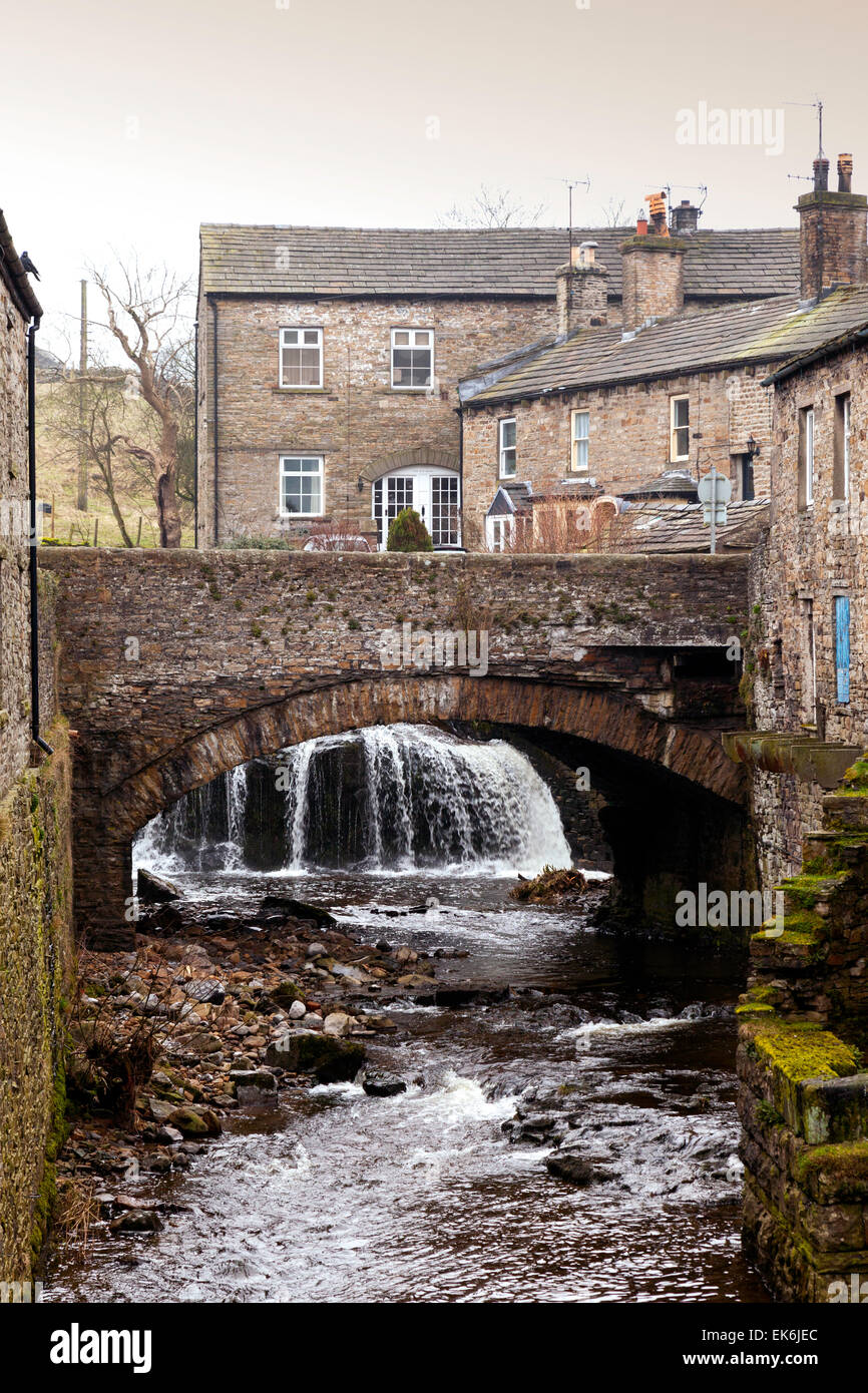 Yorkshire hawes waterfall river ure hi-res stock photography and images ...