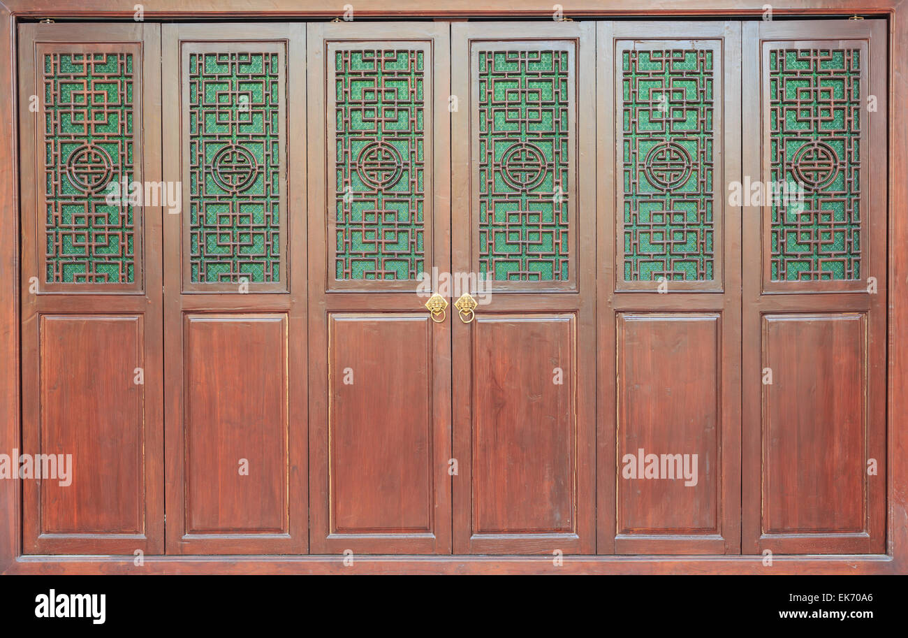 Traditional chinese door design door hi-res stock photography and ...