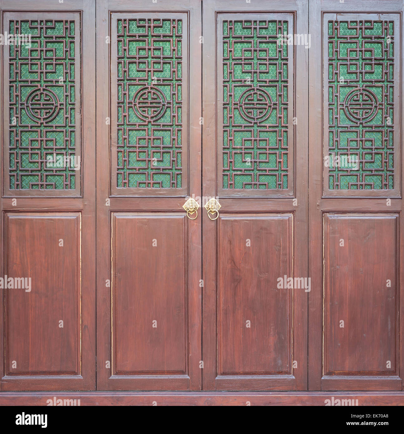 Traditional chinese door design door hi-res stock photography and ...