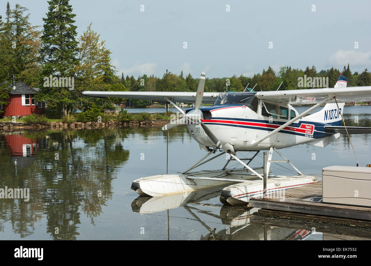 New York, Adirondack Park, Inlet, Payne's Air Service, Cessna 206 ...