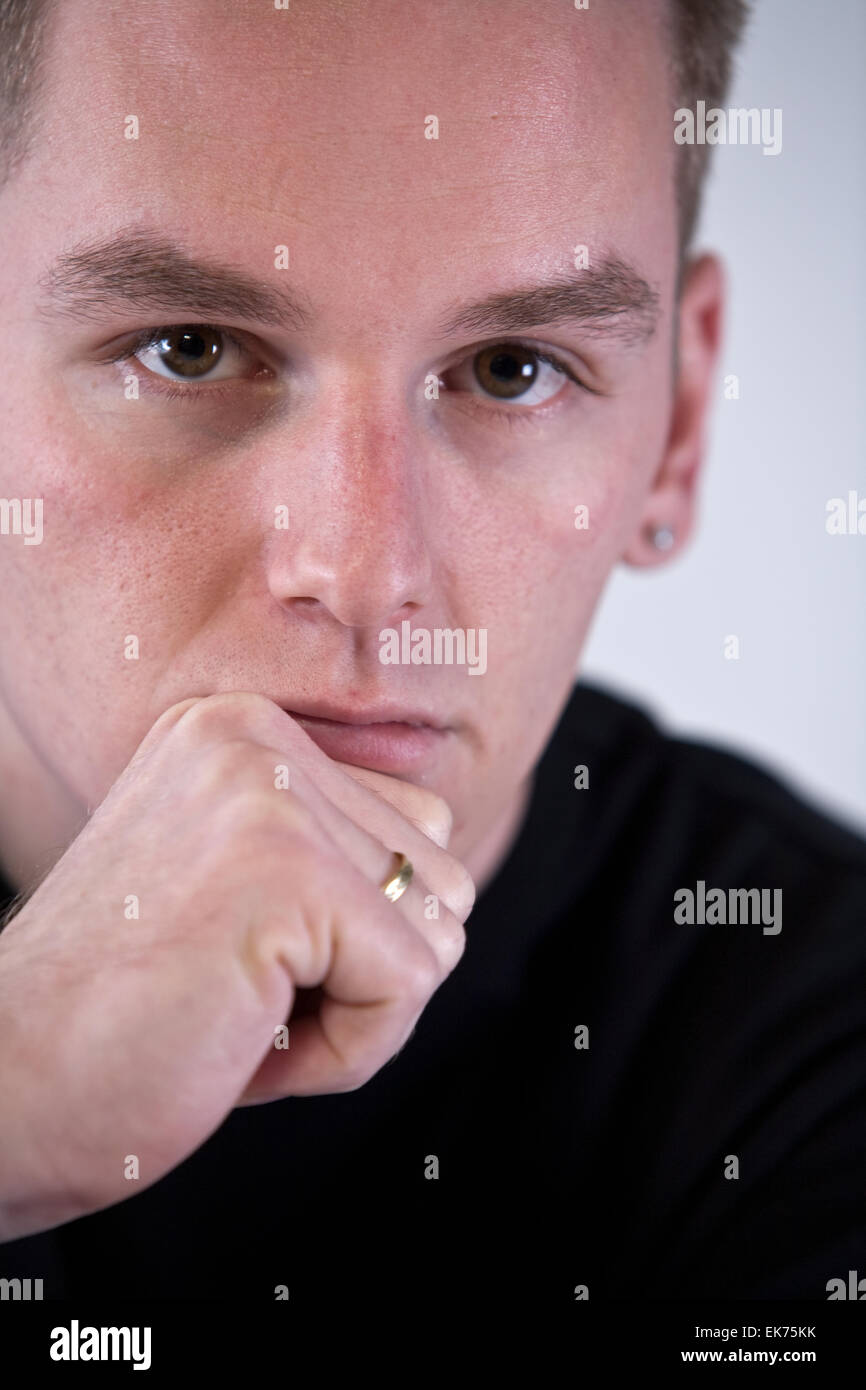Boy thinking pose hi-res stock photography and images - Alamy