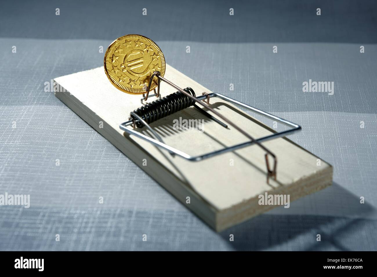 Credit money is a mouse trap Stock Photo - Alamy