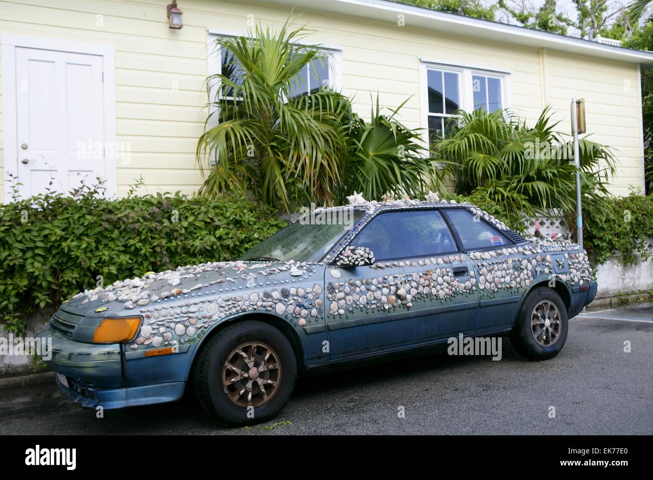 Car decorated sea shells hi-res stock photography and images - Alamy