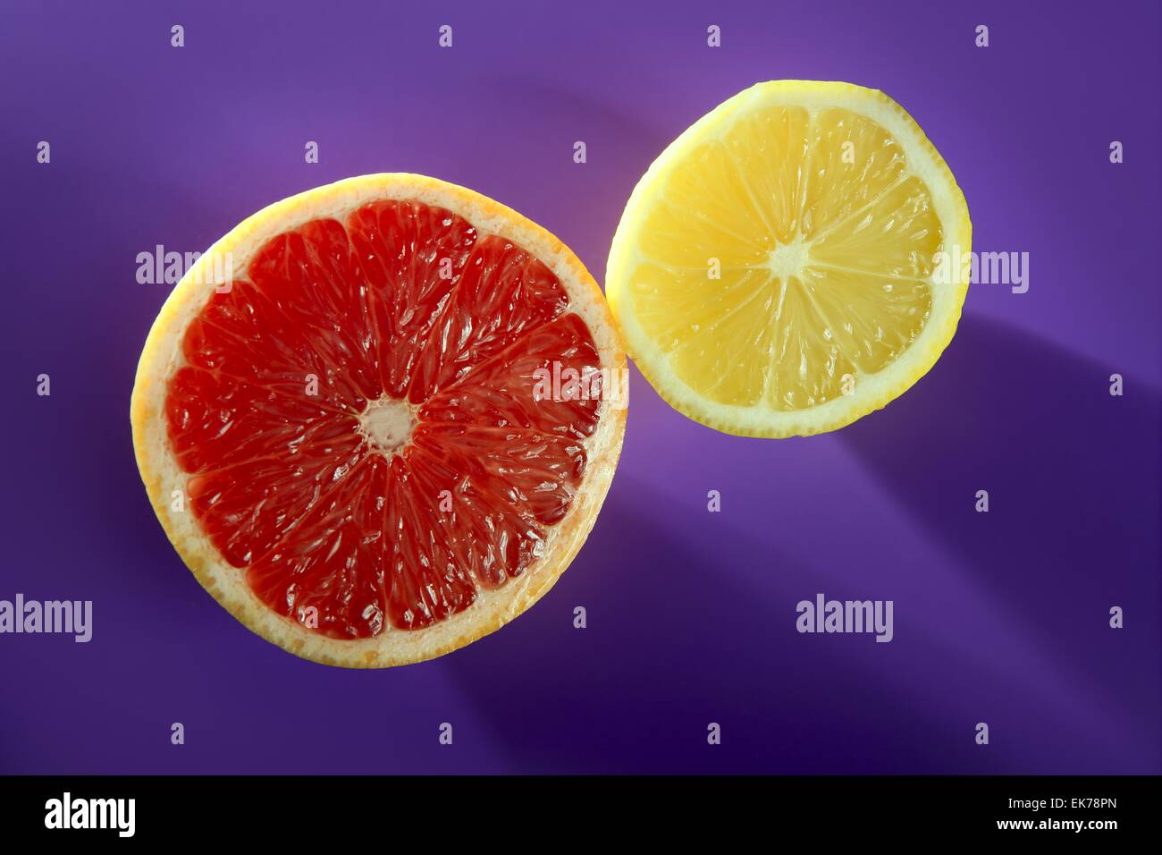 Citrus slices, lemon and grapefruit Stock Photo - Alamy