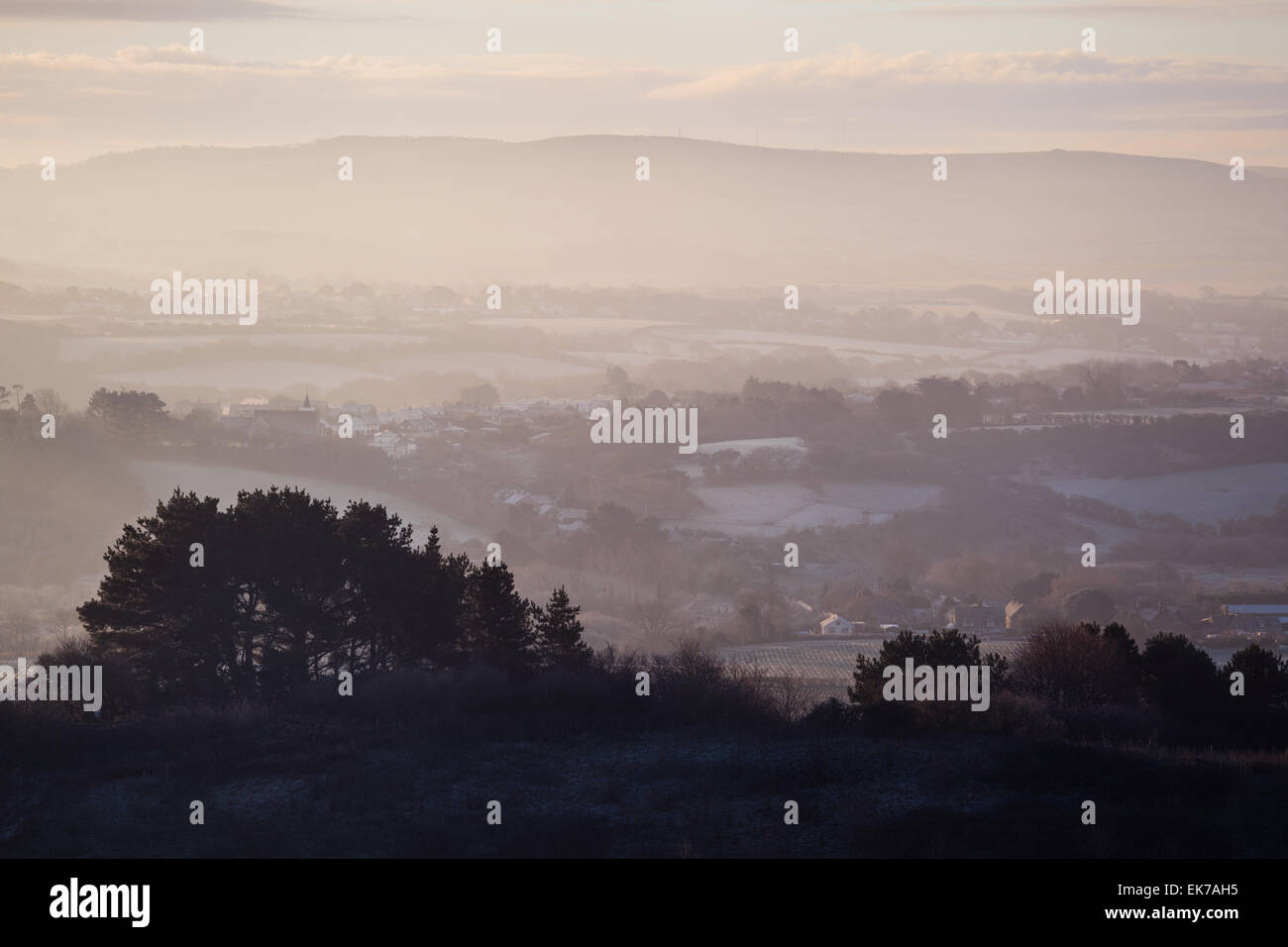 A frosty dawn over the valley of the River Yar on the Isle of Wight ...