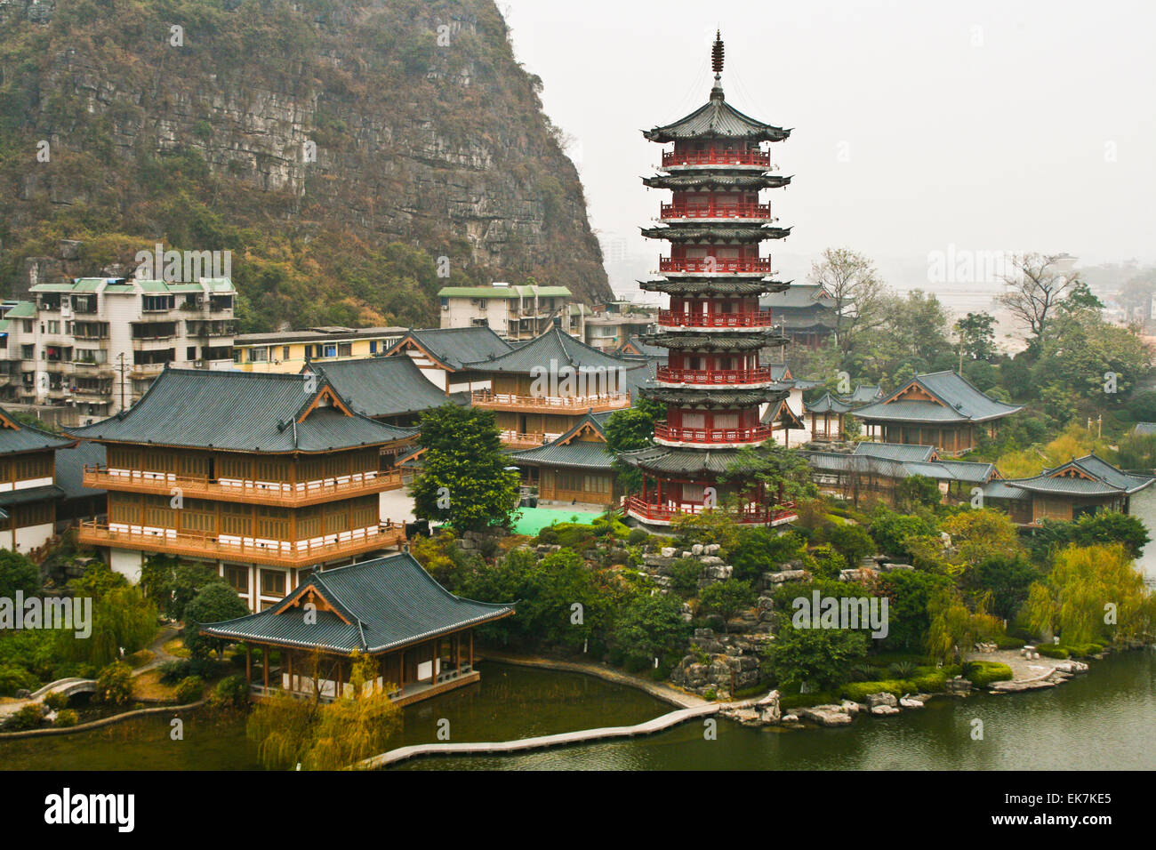 Traditional chinese garden Stock Photo - Alamy