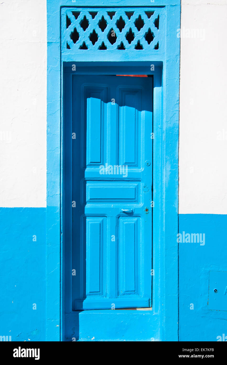 Light blue doorway hi-res stock photography and images - Alamy