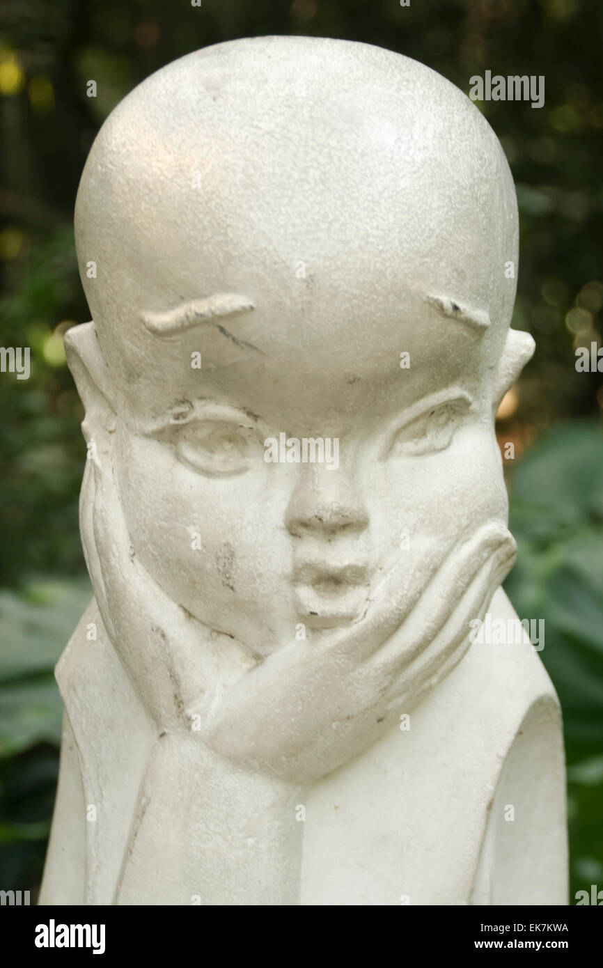 Antique chinese statue hi-res stock photography and images - Alamy