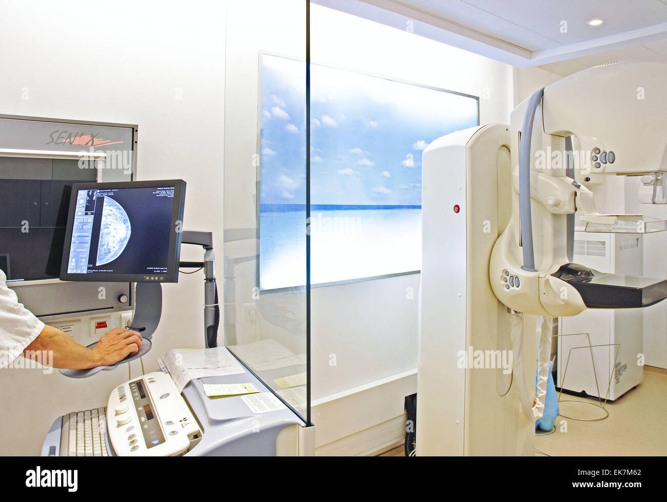 Mammography hi-res stock photography and images - Alamy