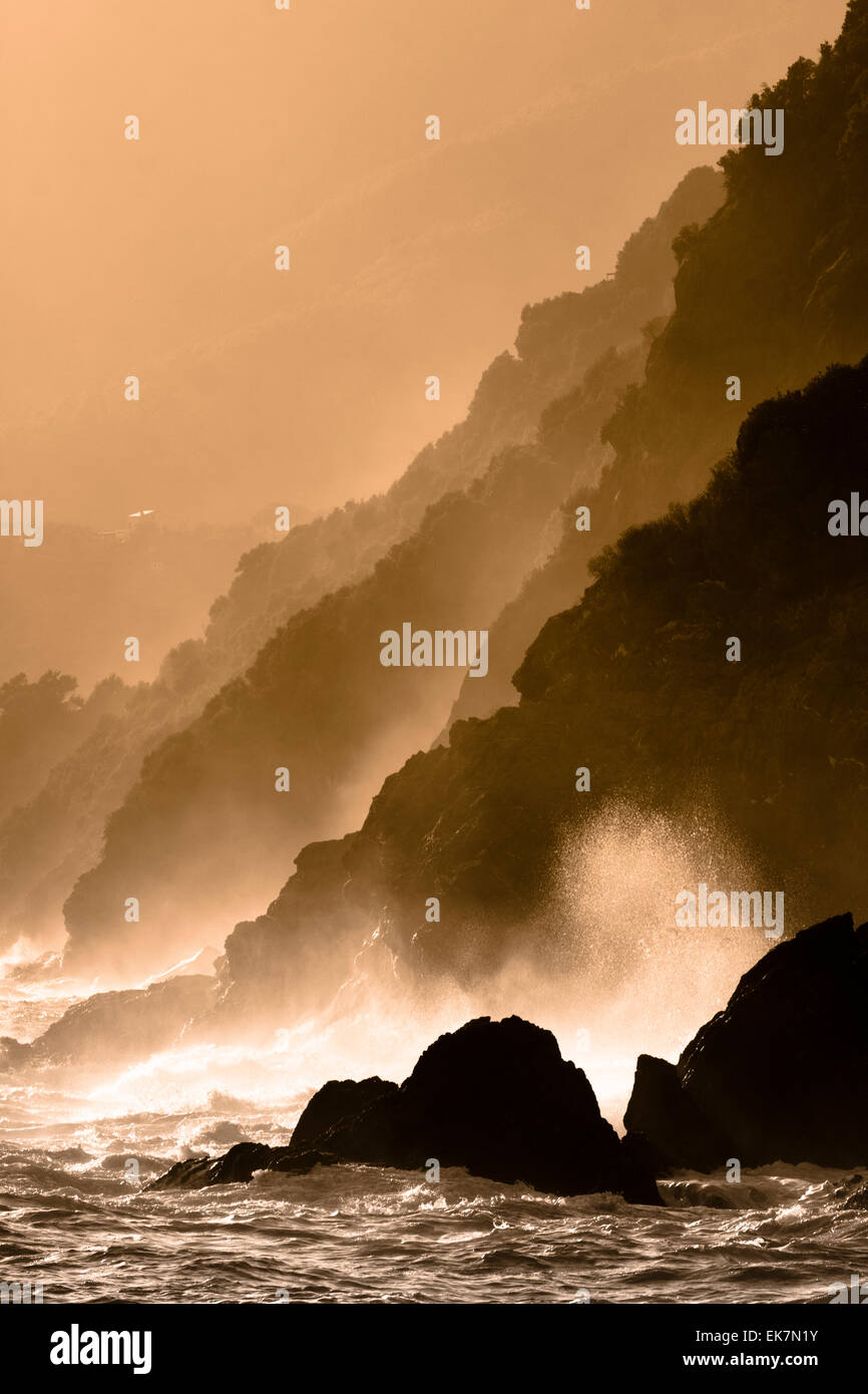 Dramatic rough sea hi-res stock photography and images - Alamy