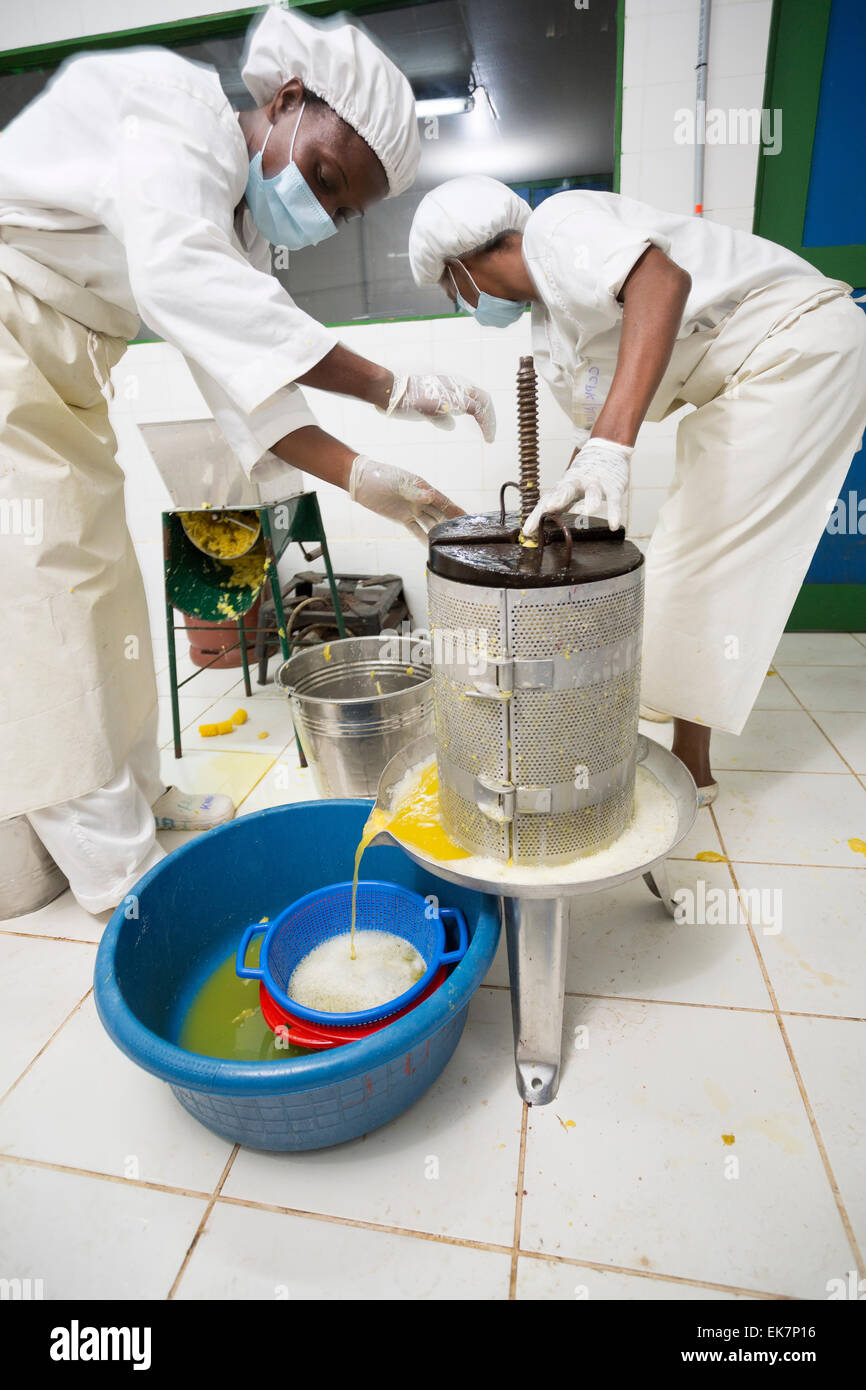 Pineapple juice processing hi-res stock photography and images - Alamy