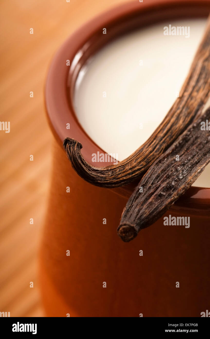 Sweet vanilla pudding dessert Stock Photo - Alamy