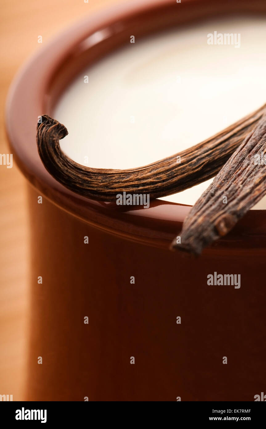 Sweet vanilla pudding dessert Stock Photo - Alamy