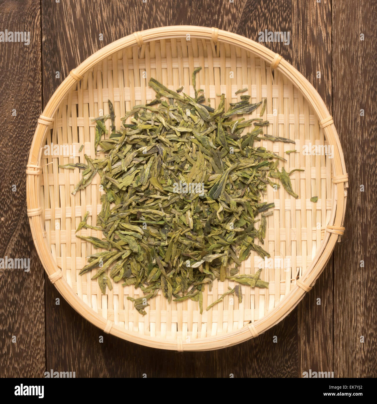 Basket dried leaves tea hi-res stock photography and images - Alamy