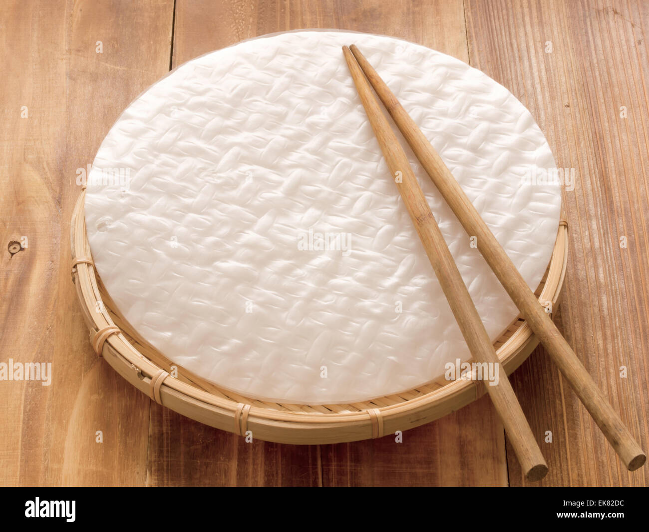 vietnamese spring roll rice paper Stock Photo - Alamy