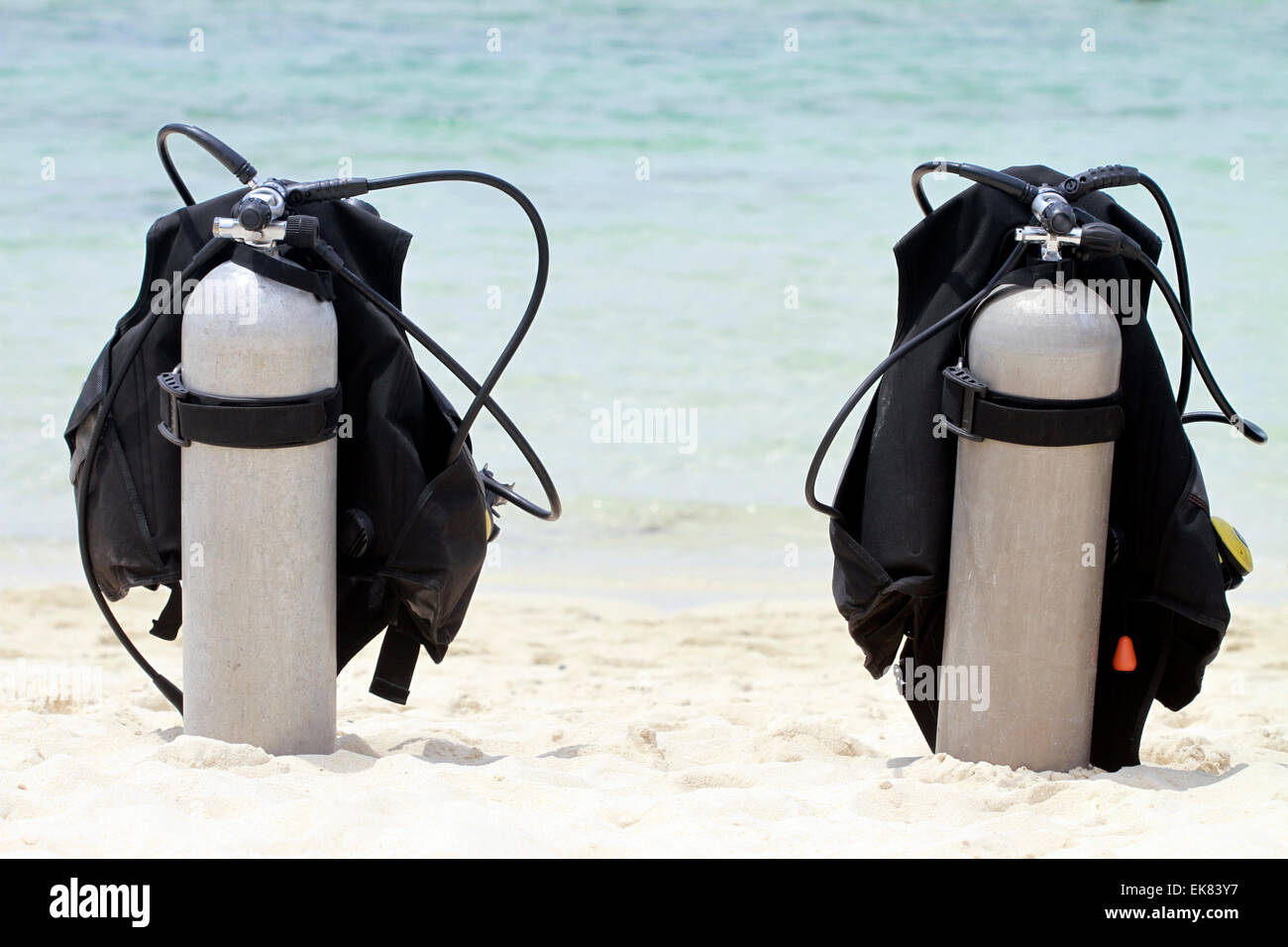 Two scuba diving tanks hi-res stock photography and images - Alamy