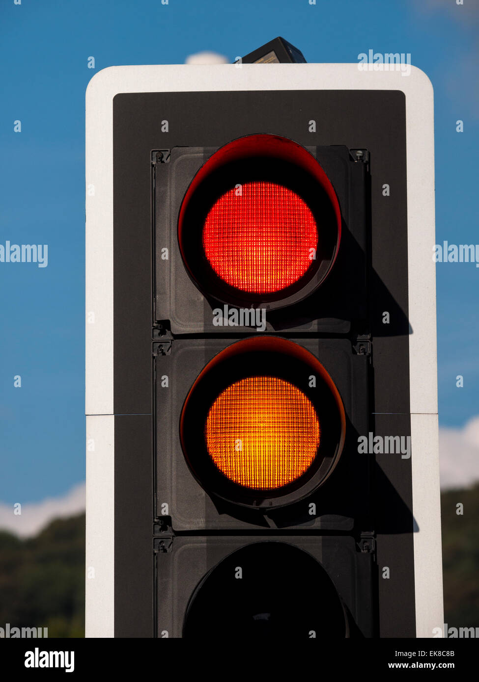 Light stop sign hi-res stock photography and images - Alamy