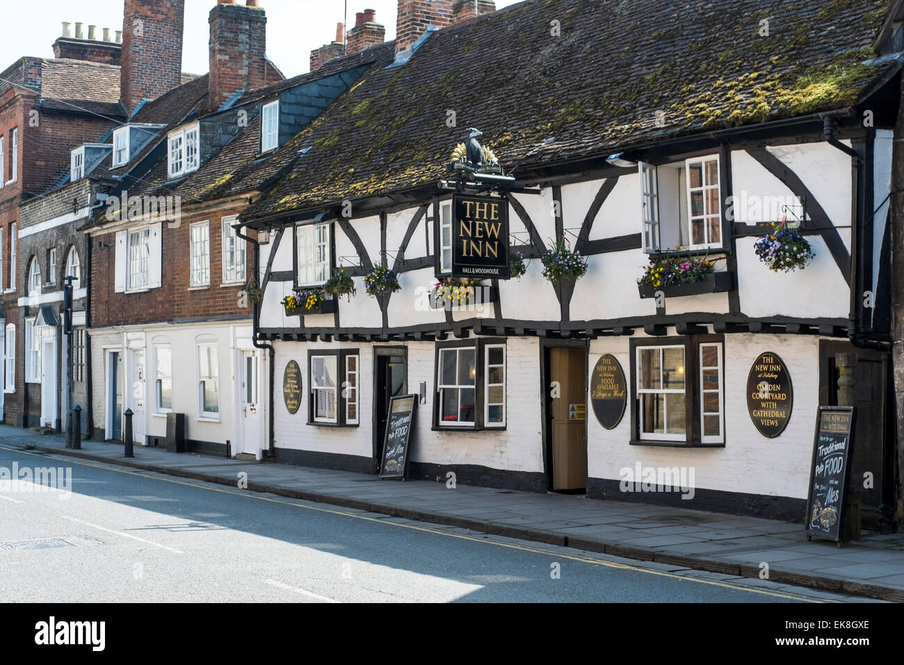 Quaint old pub restaurant in hi-res stock photography and images - Alamy