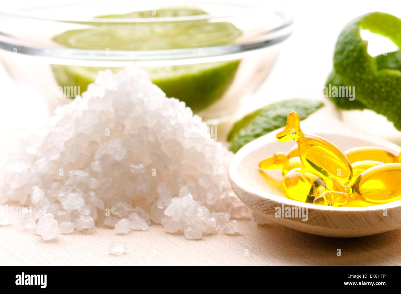 lemon bath - bath salt, capsule Stock Photo - Alamy
