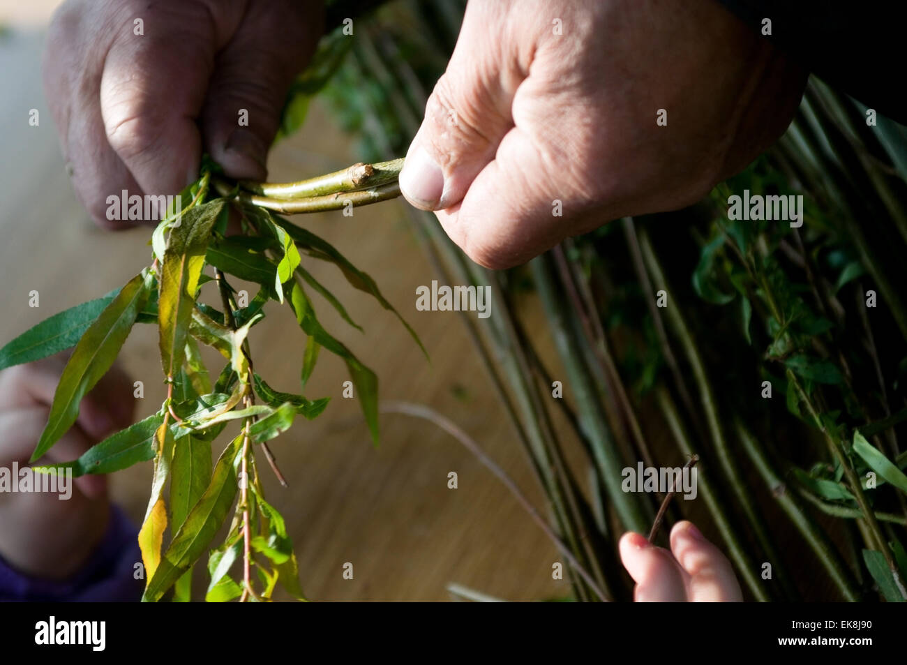 Man making wicker basket hi-res stock photography and images - Alamy