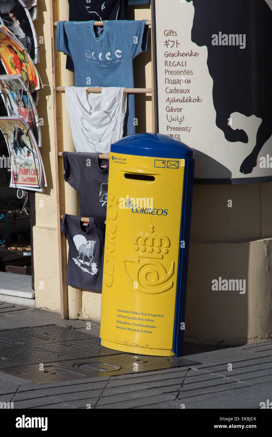 Yellow spanish post box hi-res stock photography and images - Alamy