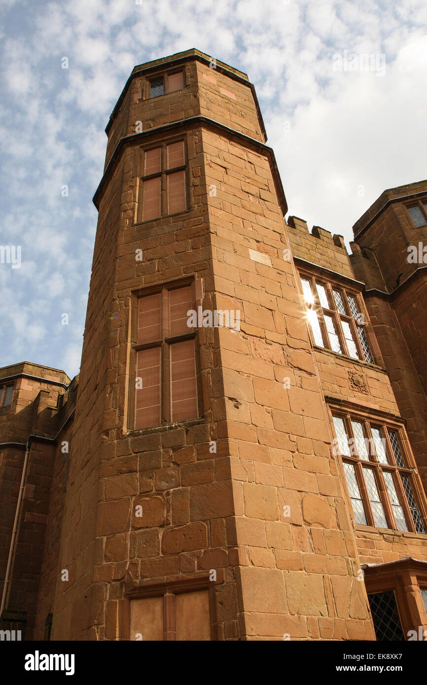 Elizabethan gatehouse hi-res stock photography and images - Alamy