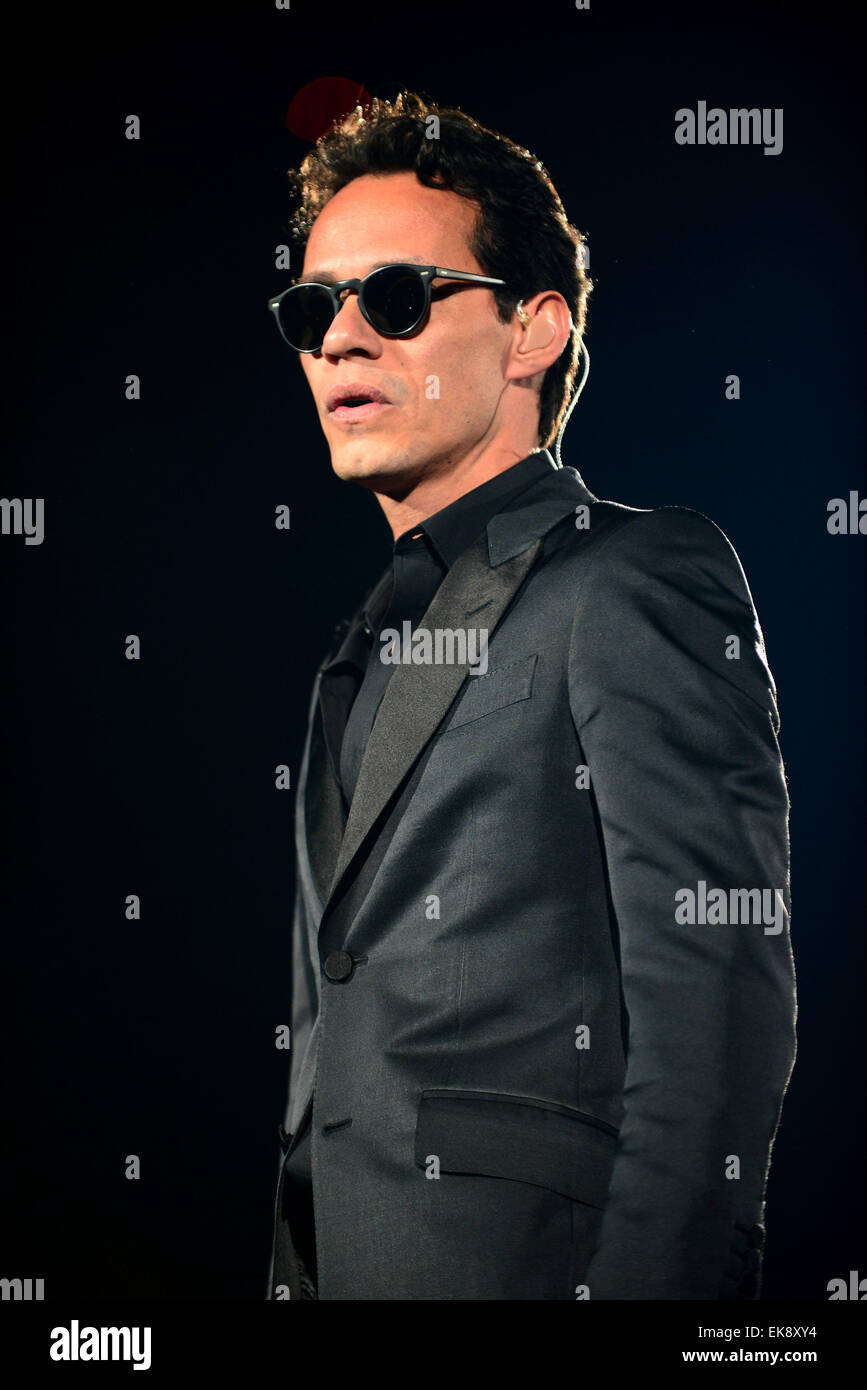Marc Anthony performs at the American Airlines Arena on his 'Cambio de ...
