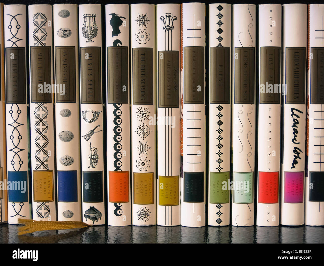 Bookshelf filled books hi-res stock photography and images - Alamy