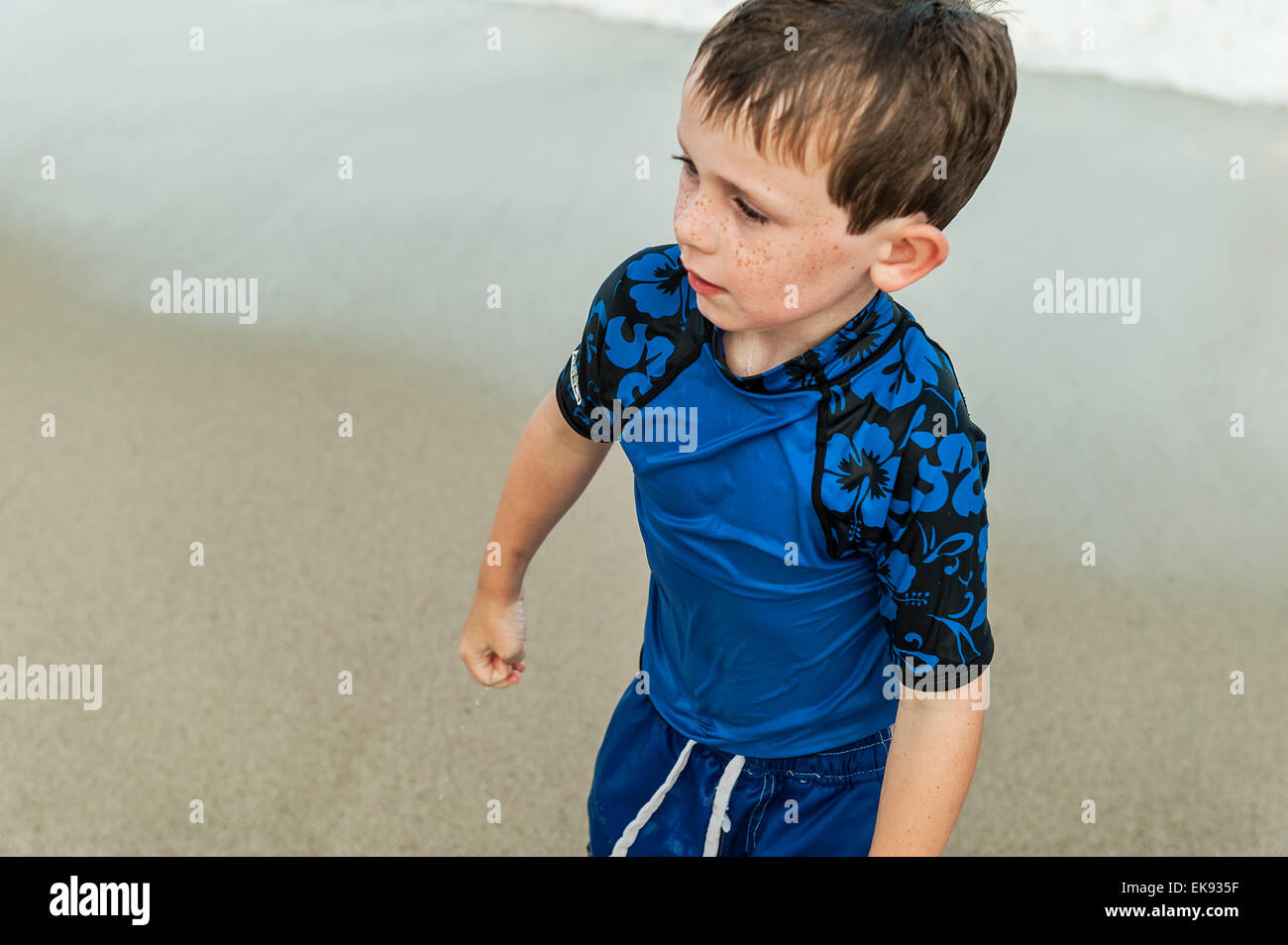 Shivering Cold High Resolution Stock Photography and Images - Alamy