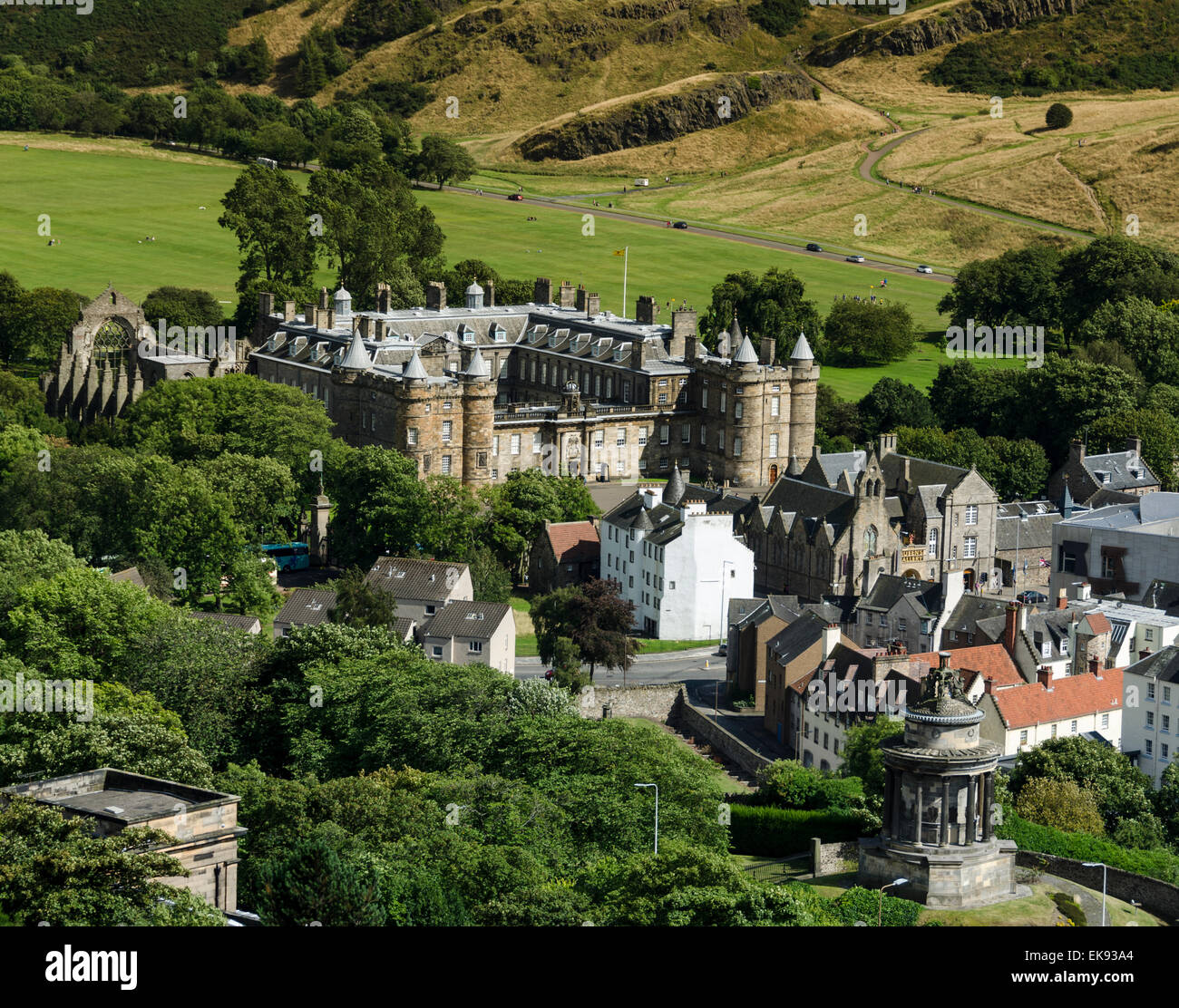 Holyrood palace hi-res stock photography and images - Alamy