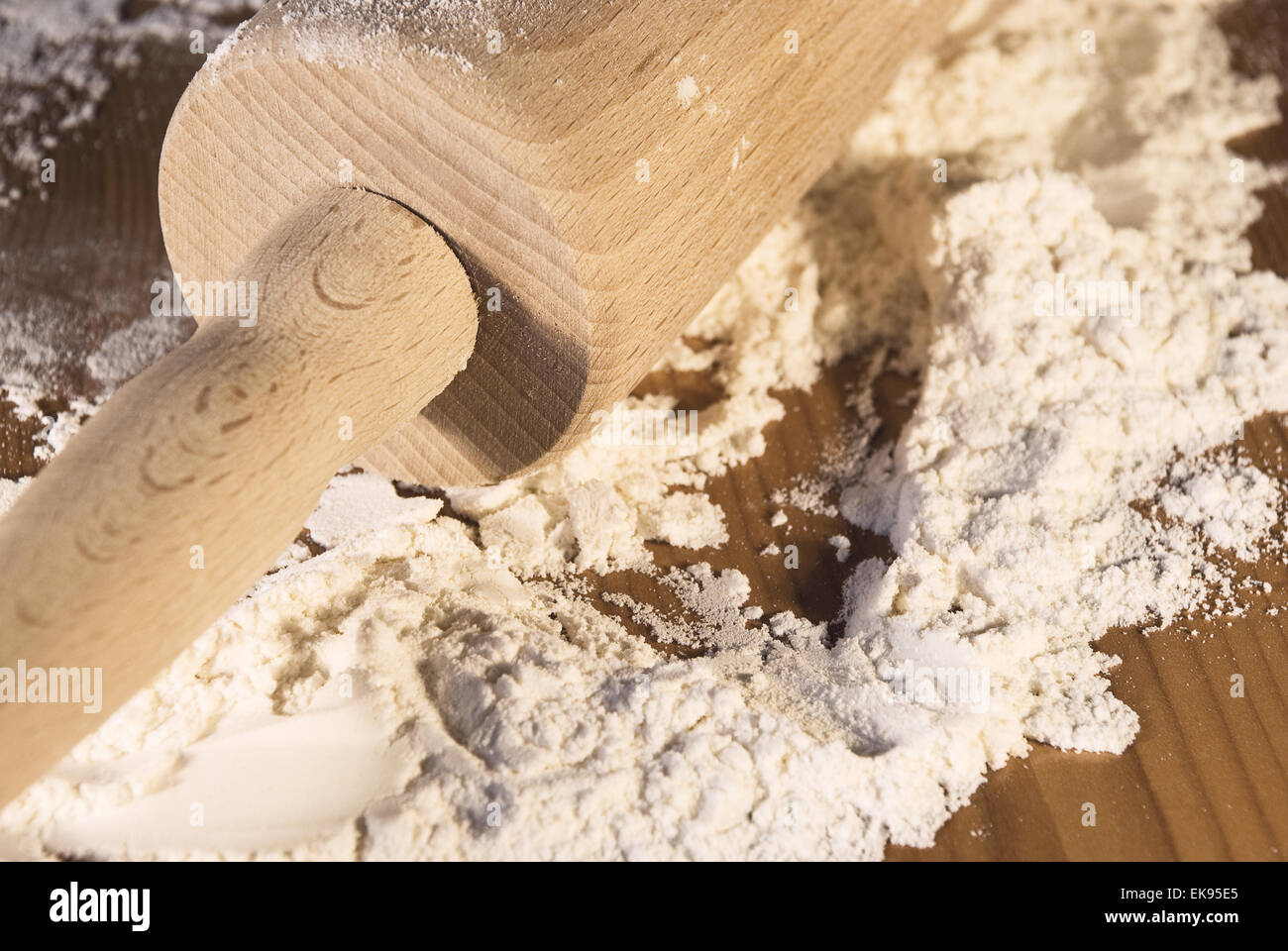 rolling pin and flour Stock Photo - Alamy